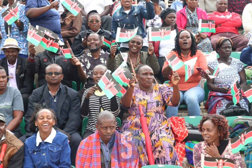 Kenyans flock Nyayo Stadium for Jamhuri Day celebrations - Breaking ...